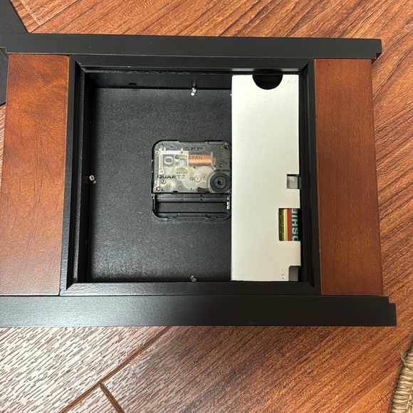 Bulova | Accents | Bulova Quartz Mantel Shelf Desk Clock Wood Cherry ...